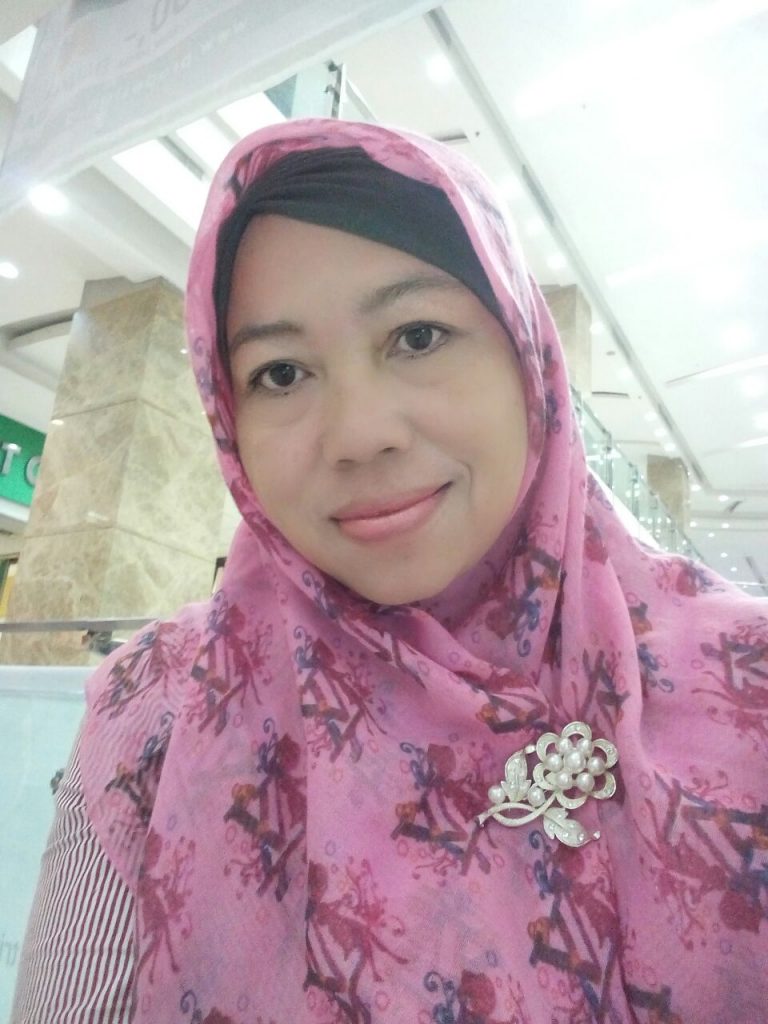 Sri Kuntari, Tak Pernah Lelah Urus Anak Berkebutuhan Khusus - Mata Madura